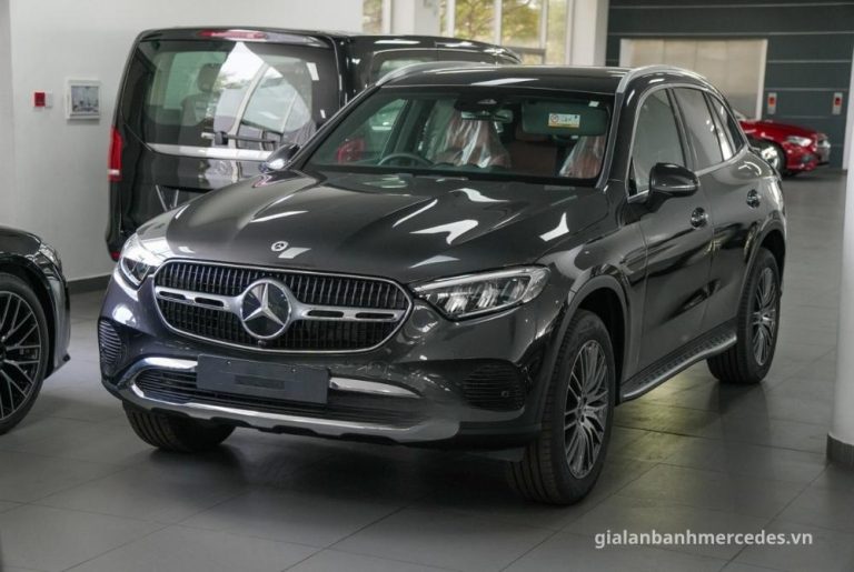 GLC 200 V0 xám nâu VIN 2024: Tiết kiệm gần 100 triệu - Giá Lăn Bánh ⁣Mercedes-Benz